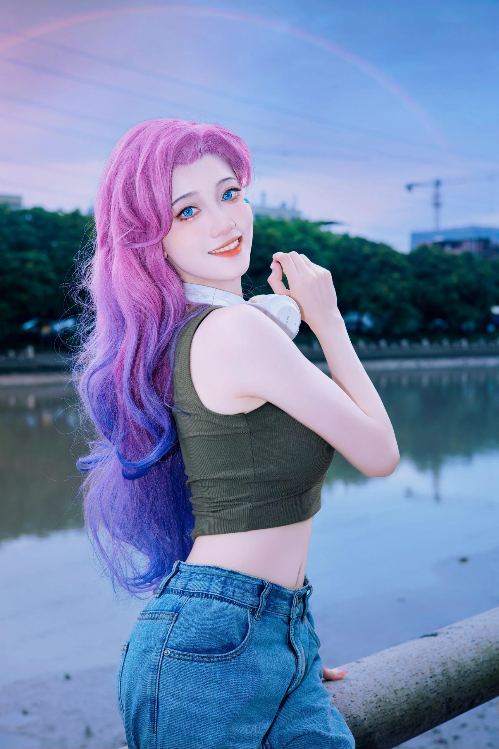 [每日航班]萨勒芬妮cos：女明星小萨，俺是你的头号粉丝-英雄联盟丨LPL-虎扑社区